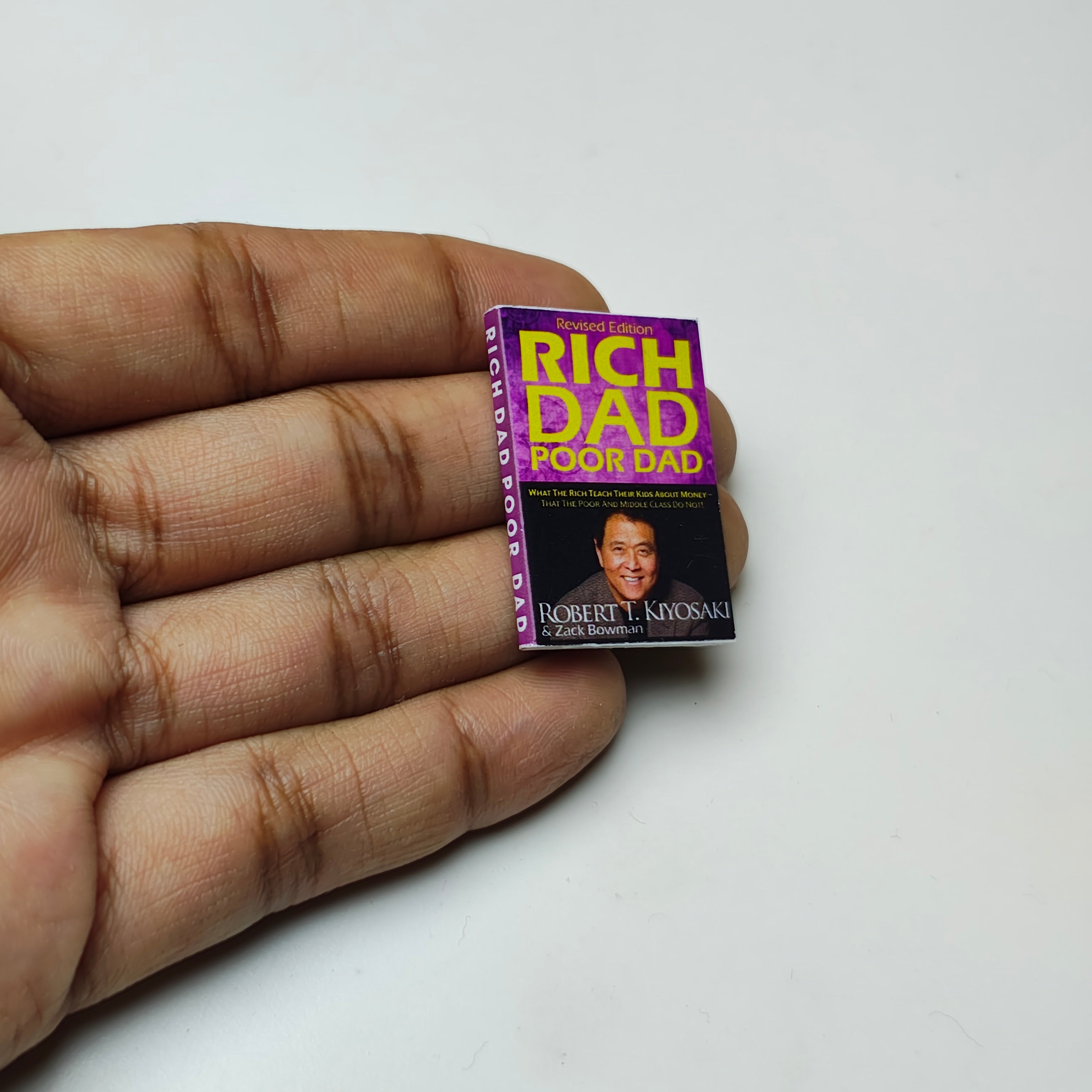 Miniature Book Rich Dad vs Poor Dad – Miniatures Shop